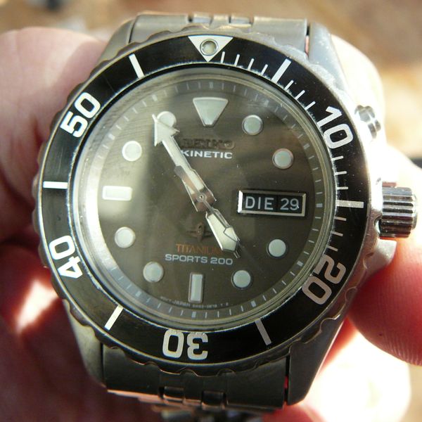 Seiko Sports 200 SKJ045 Price, Specs, Market Insights | WatchCharts