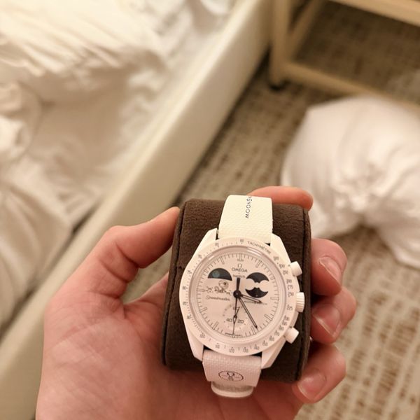 2025 Swatch Omega MoonSwatch Mission to Earth Phase Snoopy Moonshine ...