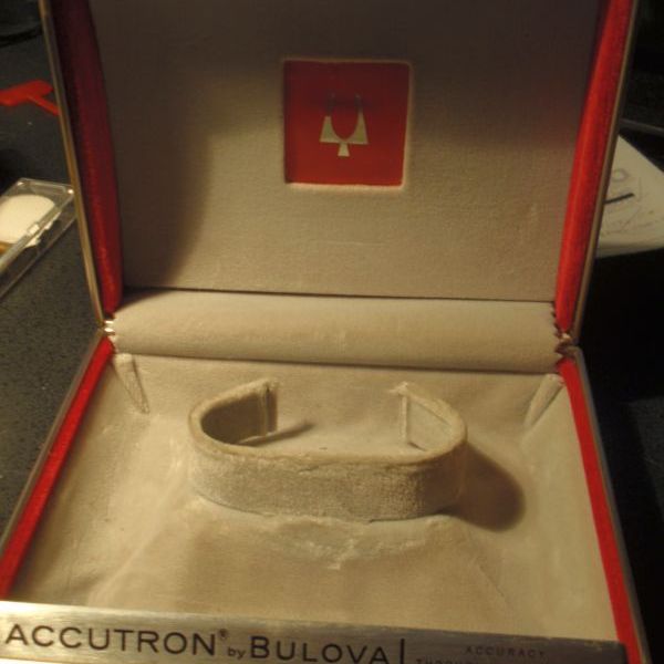 FS: Vintage Bulova Accutron Box | WatchCharts