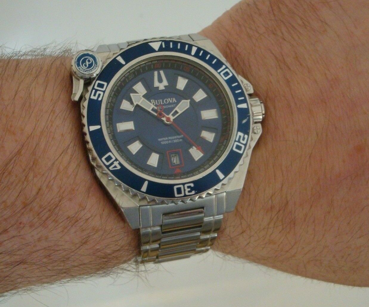 Bulova Precisionist Catamount gents divers watch. C860991. 300m. Boxed ...