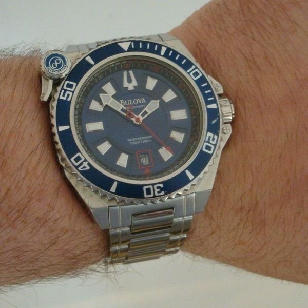 Bulova Precisionist Catamount gents divers watch. C860991. 300m. Boxed ...