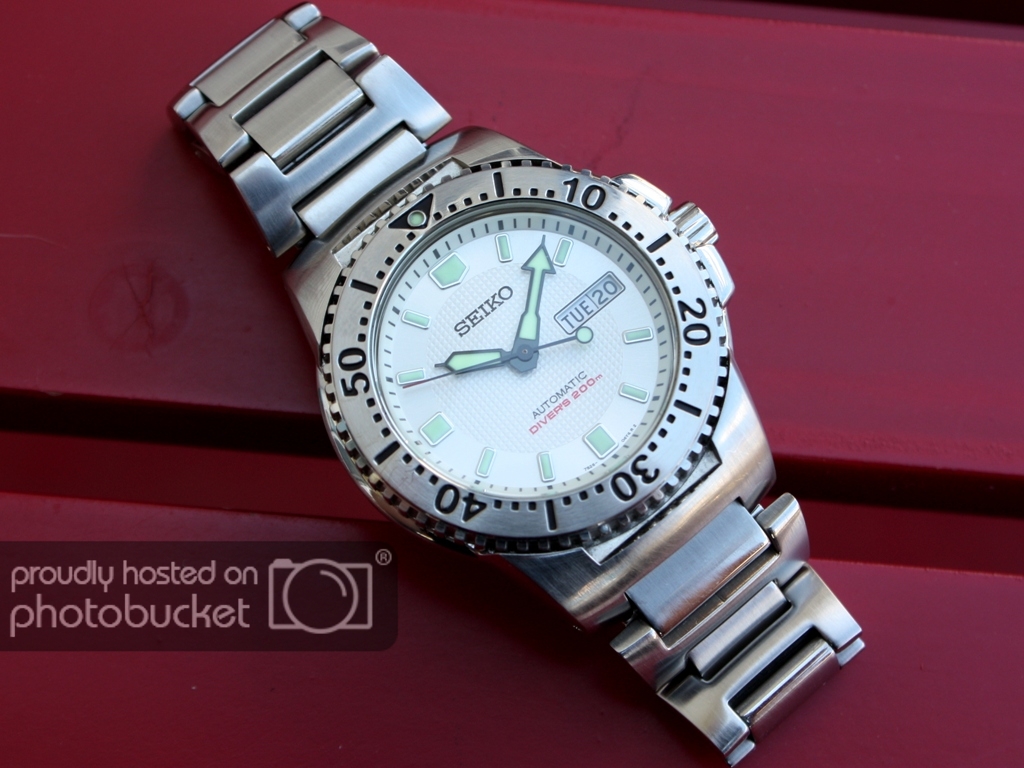 SOLD: Seiko White Knight and Black Caesar | WatchCharts