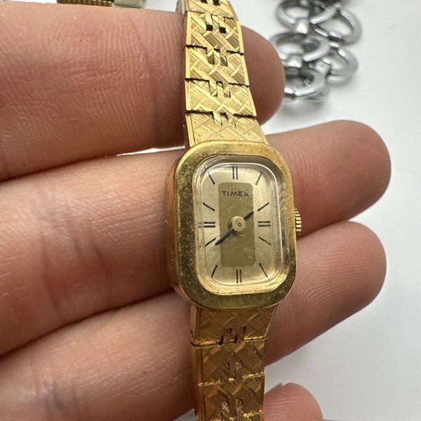 Lot of 16 Vintage Timex Womens Watches, Mechanical & Quartz ...