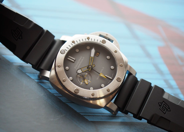 FS : Panerai 1323 Submersible 44mm GMT Navy Seals Limited Edition ...