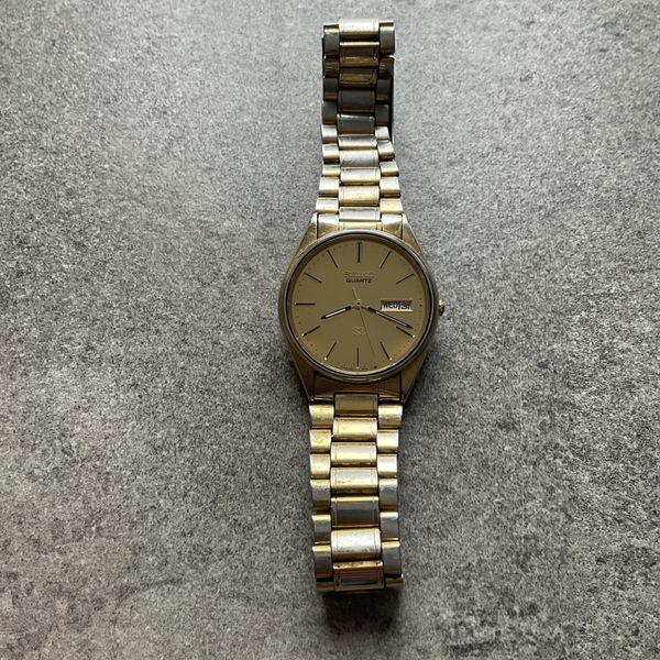 VTG Seiko SQ Watch Mens 34mm Gold Dial Gold Tone Day Date Round 5H23-8A09 Bin F | WatchCharts ...