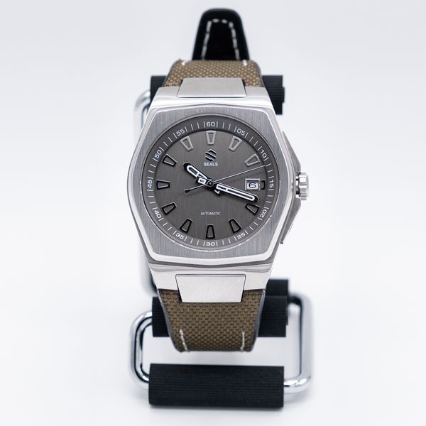 [WTS] Seals Model A AxS-0425 Slate Dial - Full Kit | WatchCharts