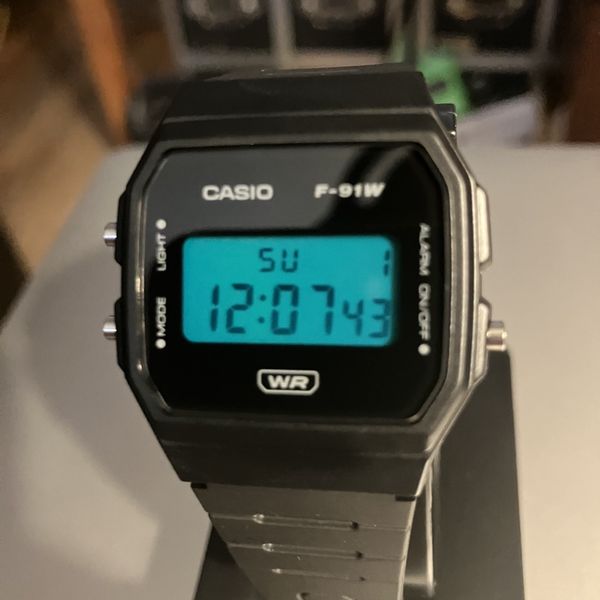 Custom Casio F91WB with Holographic Screen and Glow in the Dark Mods ...