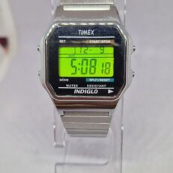 Vintage TIMEX Indiglo LCD Quartz CR 2016 WR 30M Mens Wrist Watch | WatchCharts Marketplace