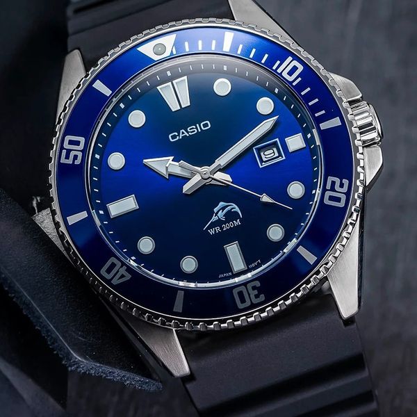 Casio Duro MDV106B-2AV Dive Watch. Blue Sunburst Dial & Blue Bezel ...
