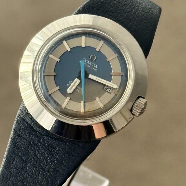 Omega Dynamic automatic Watch running but with discolored dial ...