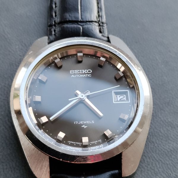 Seiko Automatic 7005-7030, 17 Jewels, Grey Sunburst Dial, from 03/1979, 38mm | WatchCharts ...