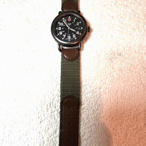 NEW Vintage Victorinox Menâ s Swiss Army Cavalry Gun Metal Grey Calvary ...