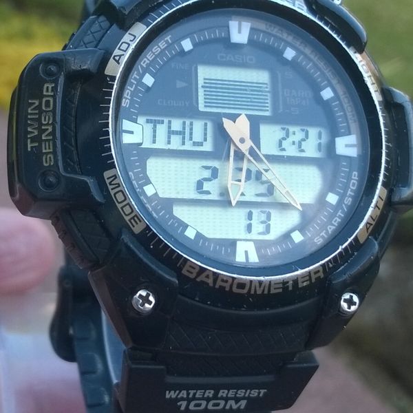 Casio SGW-400H Mens Vintage LCD Digital Barometer, Altimeter, Thermometer Watch | WatchCharts ...