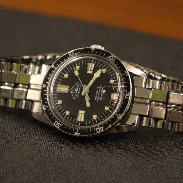 FS: Vintage Mondaine diver with red date - cool hands | WatchCharts