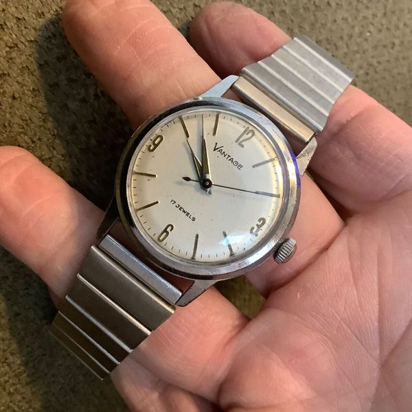 Hamilton Vantage mens wind up watch sharp big band 8 in. runs looks ...