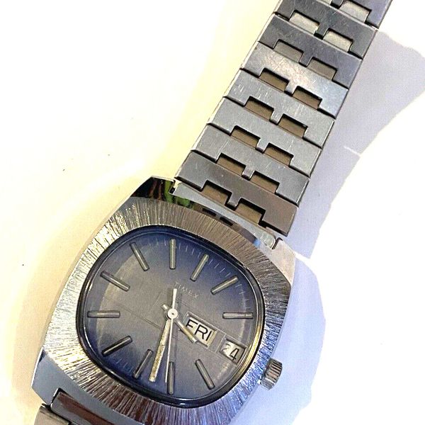 Timex Marlin 70's VTG Day Date TV Dial-RARE Gray/Silver to Blue Ombre ...