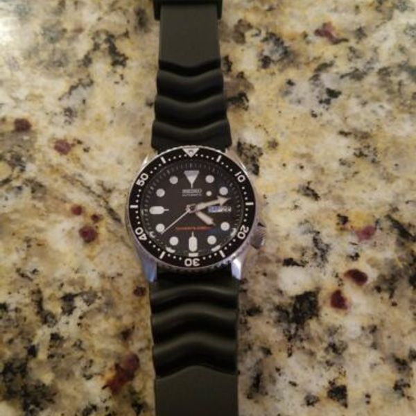 Seiko SKX007 Automatic Men's Diver Watch Black Dial & Rubber Strap ...