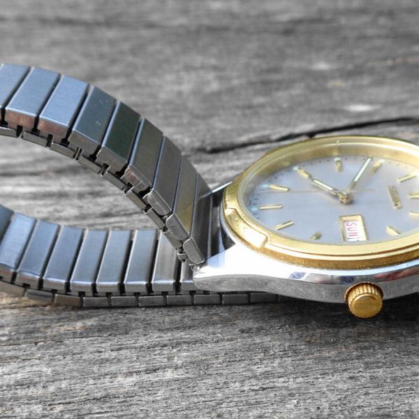 Vintage Men's Seiko 7N43-8199 Quartz Wristwatch Day/Date Running ...