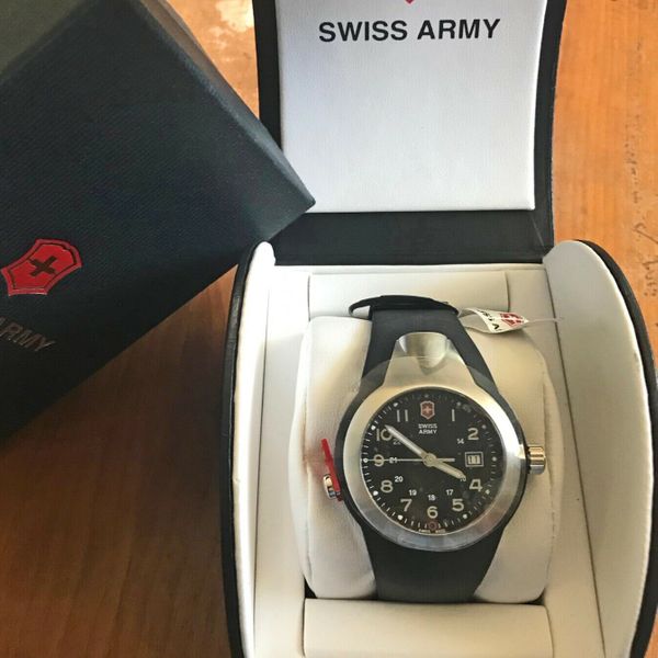 Victorinox Swiss Army Night Vision Watch 24070 Flashlight Date Qrtz ...