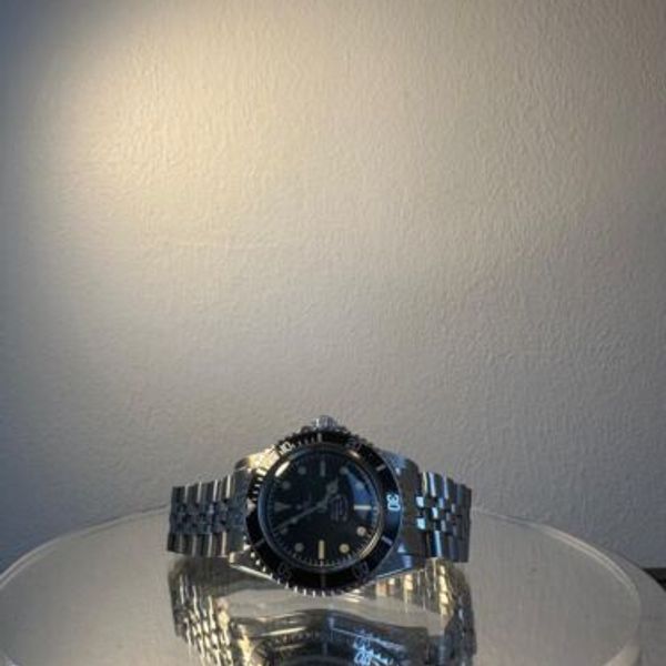 Vintage Noir Tudor Submariner Mouvement ETA 2836-2 | WatchCharts ...