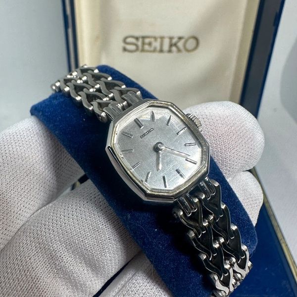 Vintage 1970s Mechanical Wind Up Seiko Ladies Wrist Watch With Octagon ...