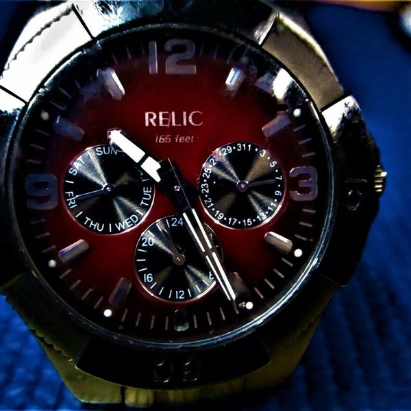 Men's Relic Watch ZR15486 NEW BATTERY RUNS AND LOOKS GOOD, DAY DATE ...