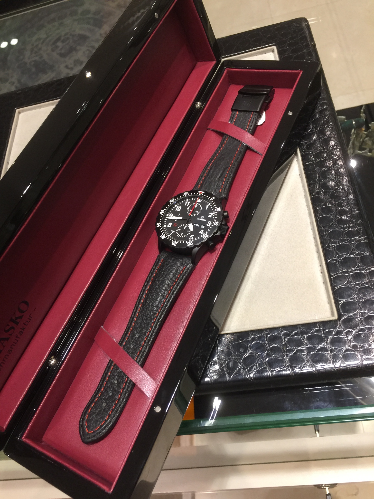 Damasko Chrono DC66 Si Black | WatchCharts