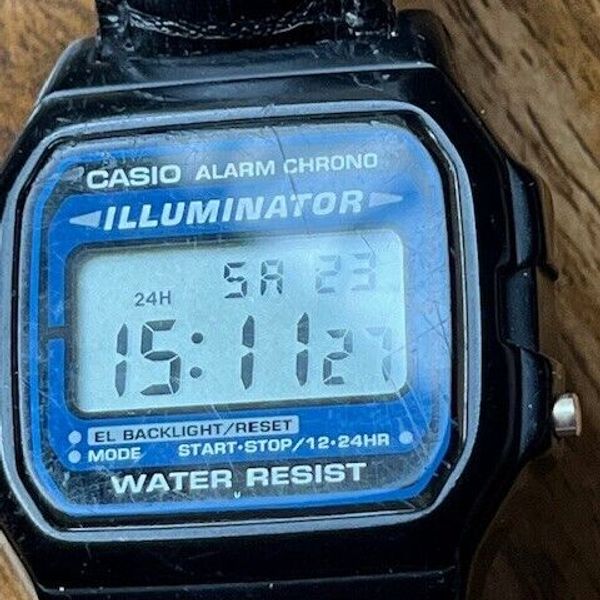 Vintage Casio F-105 Illuminator Alarm Chrono Digital Quartz Leather ...