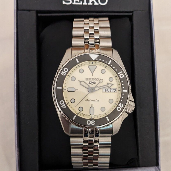 Seiko 5 Sports Cream White Watch - SRPK31, Excellent condition ...