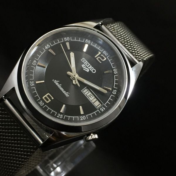 Vintage Seiko 5 Automatic 17 Jewels 7009 Day Date Men's Wrist watch | WatchCharts Marketplace