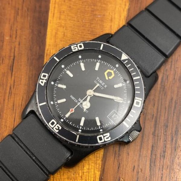 Vintage TIMEX Divers Watch Menâ s 1985 Black Bezel Resin Band M Cell ...