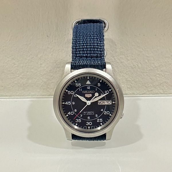 Seiko 5 SNK807K2 (blue) Mechanical Watch | WatchCharts Marketplace