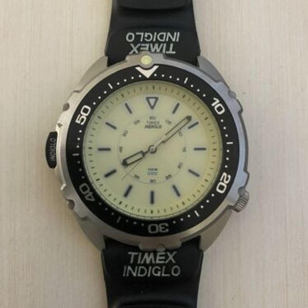 1995 Timex Indiglo 100 M Quartz Watch 45 mm Screw Down Crown Diver ...