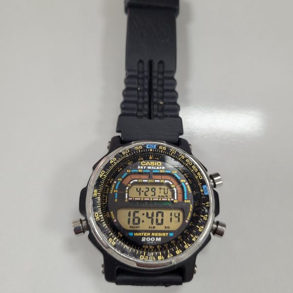 VINTAGE CASIO SKY WALKER DW-401 QUARTZ 200M MENâ S WATCH | WatchCharts ...