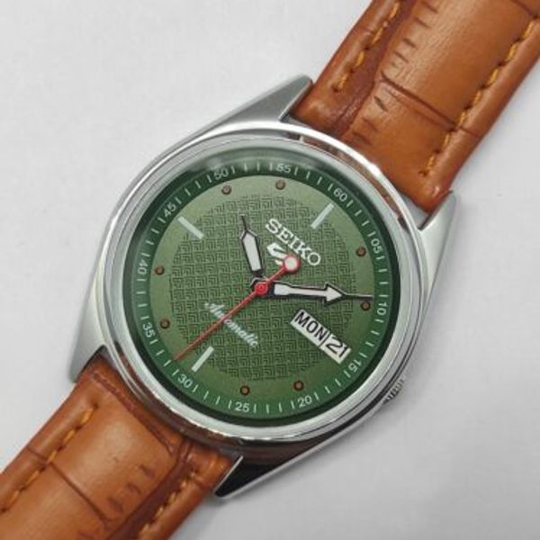 Seiko 5 automatic Green dial men steel awesome day date watch working order | WatchCharts