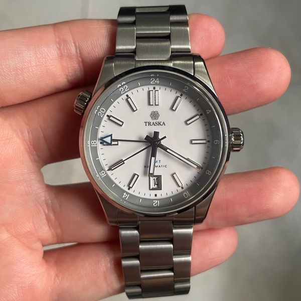 Traska Venturer GMT - Enamel white dial | Travellers GMT With Miyota ...