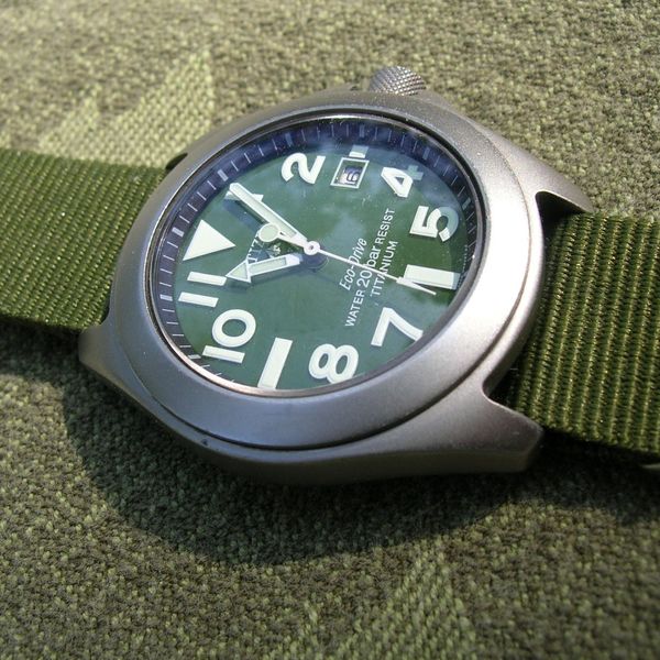 FS Citizen Ray Mears GREEN model field watch Duratect sapphire 200m WR ...