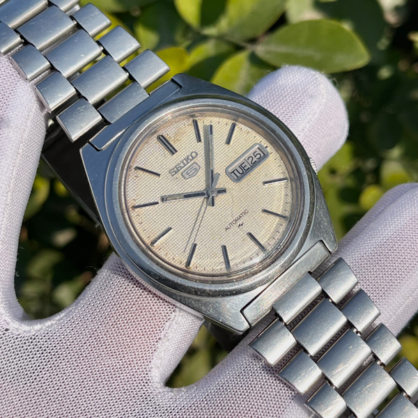Vintage Seiko 5 Automatic Textured Cream Dial Japan Made Men's Watch 7009-8750 | WatchCharts ...