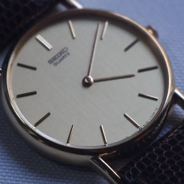 Vintage Seiko 5Y30-7000 Super Thin Watch - Gold Dial, Original Band ...