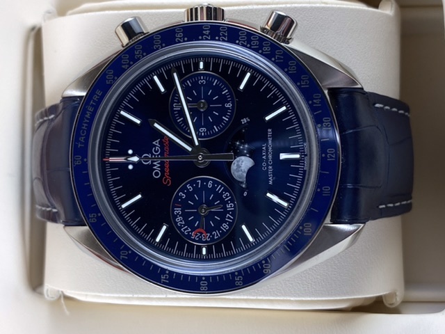 WTS-Omega speedmaster moonphase blue dial chronograph mint | WatchCharts
