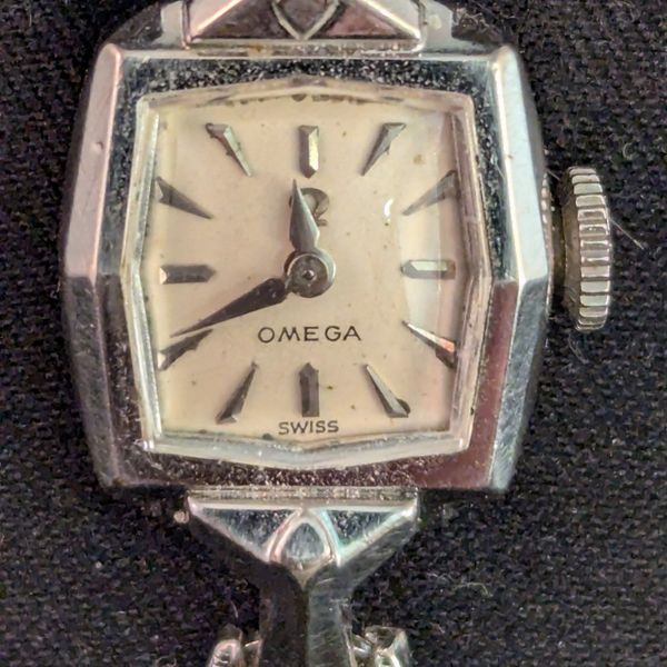 Vintage Omega Mechanical Ladies Watch in Working Condition ...