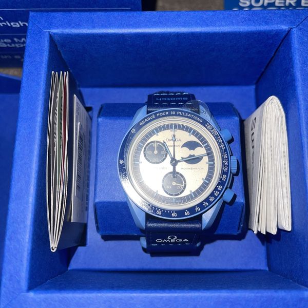 Omega X Swatch Moonswatch Moonphase Mission SUPER BLUE Moon Moon phase ...