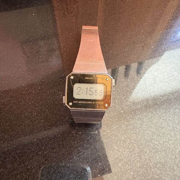Seiko D031-401A Vintage LCD Digital Watch Dot Matrix | WatchCharts ...