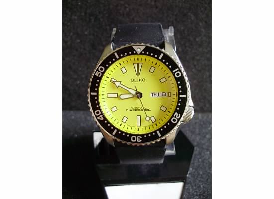 FS: Seiko SKXA35 - Yellow dial diver | WatchCharts