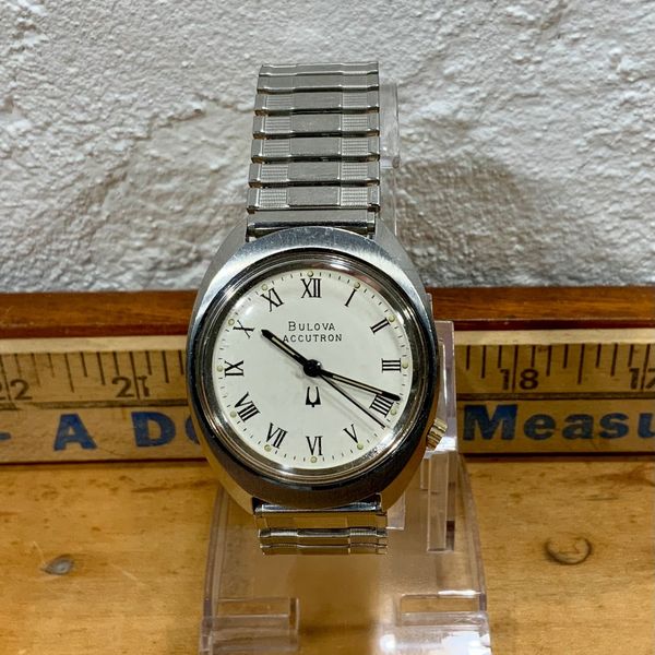 Vintage 1976 Oval Bulova Accutron 218 N6 Stainless Steel Tuning Fork ...