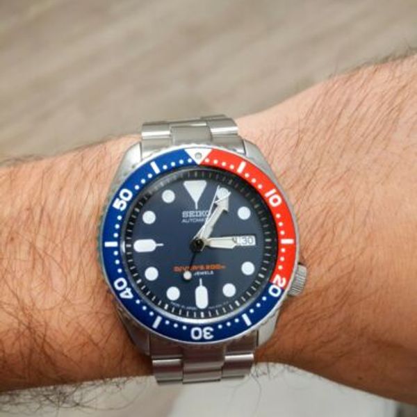 Seiko SKX009J1 Automatic Mens Divers Watch. Discontinued!!! With oyster ...