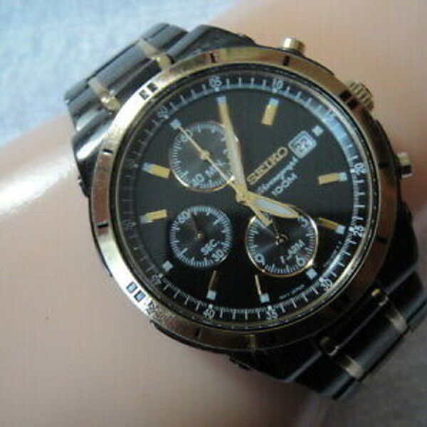 Seiko chronograph 100m Analogue Quartz Cal. 7T62-0FY0 GOLD & BLACK | WatchCharts