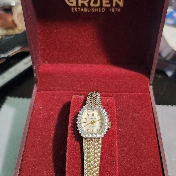 Vintage Gruen 4 diamonds watch with a 14.5 mm case without crown gold ...