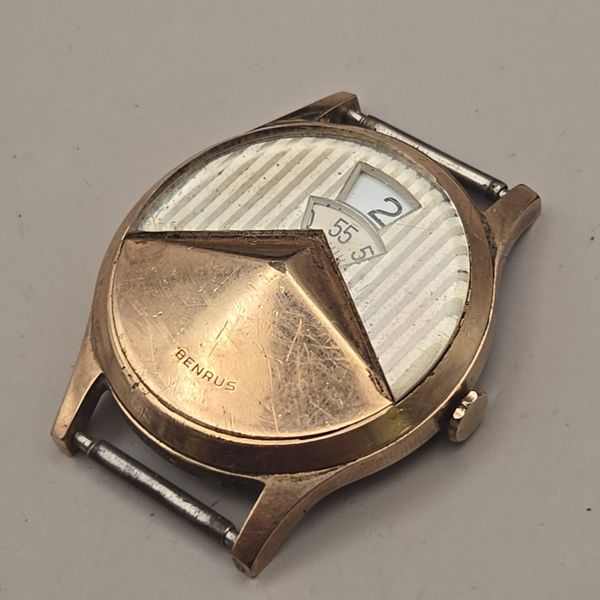 Benrus "Chevron" Jump Hour Mechanical Manual Wind Wristwatch ...