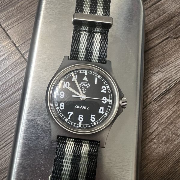 Field Watch - CWC G10 Quartz British Military Watch With Extra Straps ...